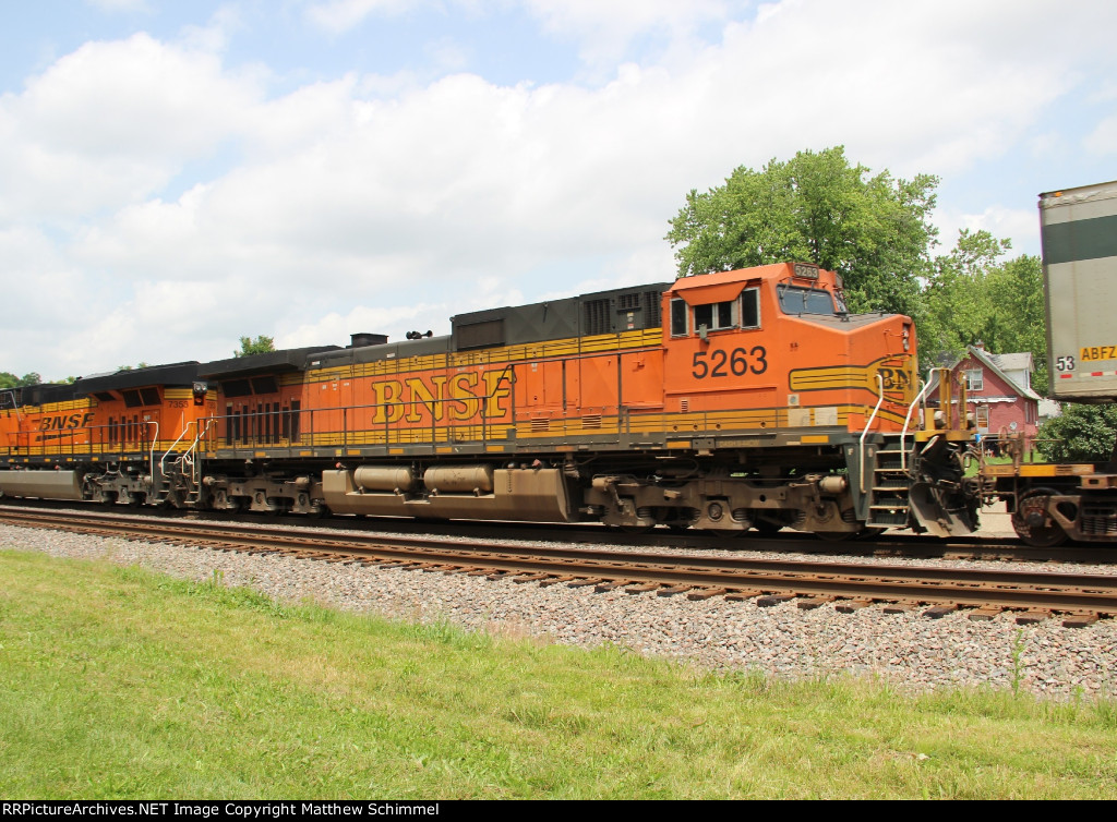 BNSF 5263